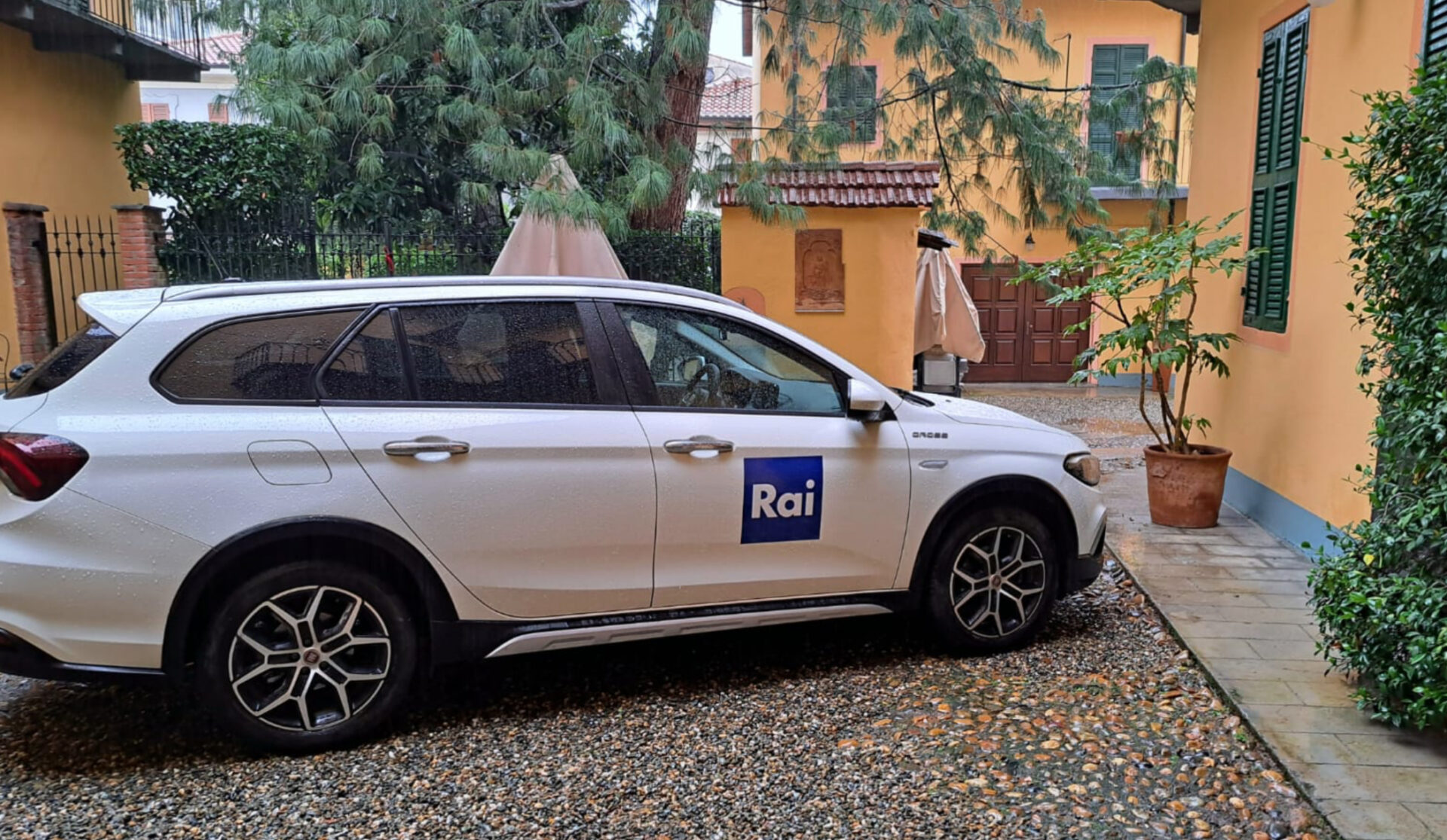 PALAZZO TERZANO SEDE DI UN DOCUMENTARIO "RAI" - Studio Cirri